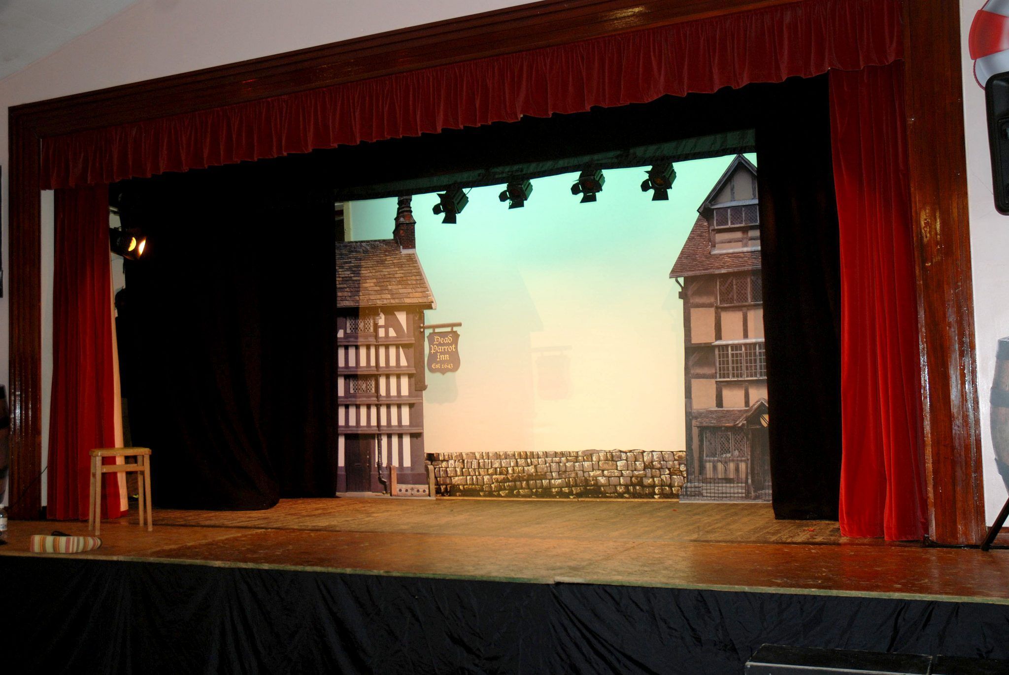 Pantomime Stage Set - Kangarooz